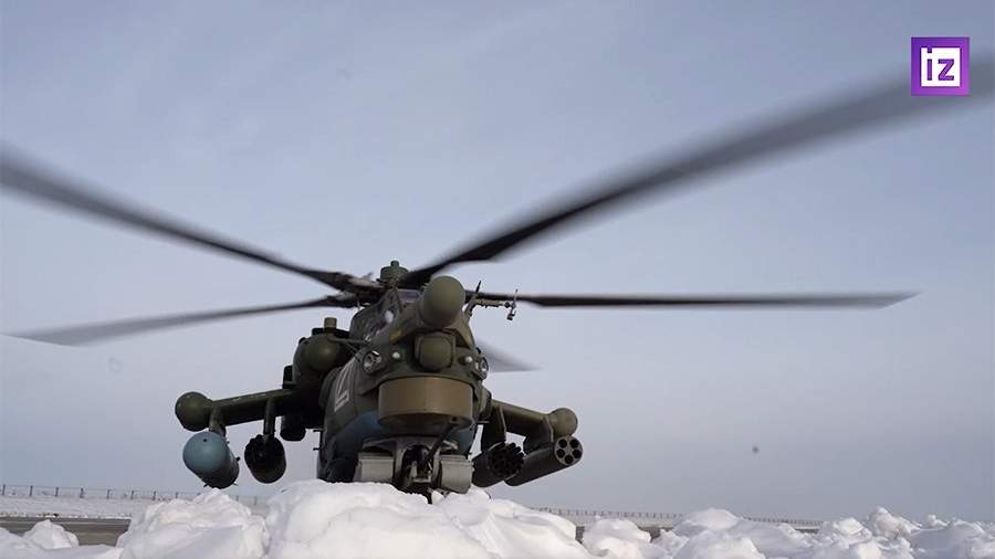 Ударные вертолеты Ми-8 поразили огневые точки и бронетехнику ВСУ | Новости армии | Известия | 17 ...